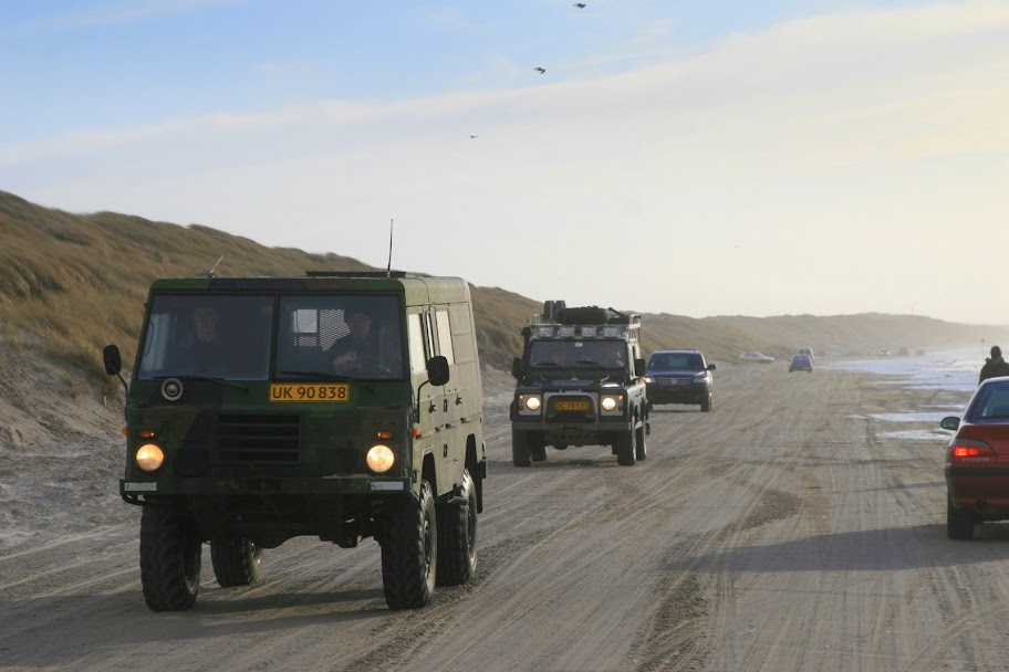 Post Unimogs, Pinzgauers, Volvos C303, Cool Synchros or any cool Euro ...